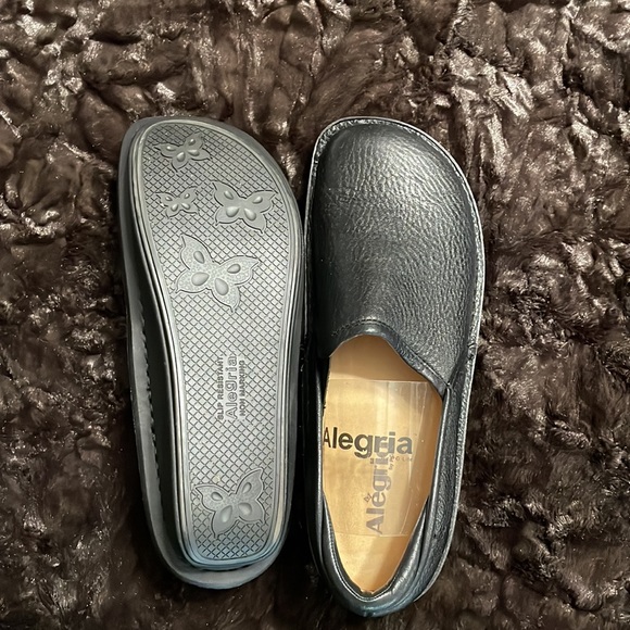 Alegria | Shoes | Alegria Slip On Debra Comfort Shoes Black Tumbled ...